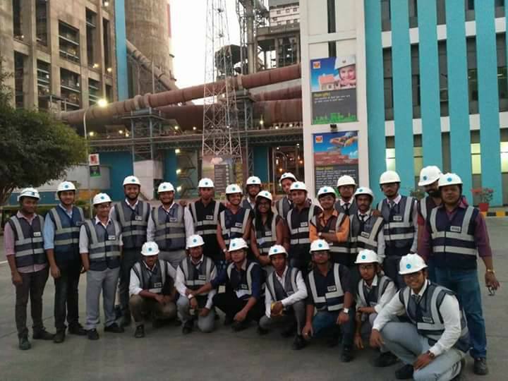 University of Engineering & Management (UEM) students on an Industrial ...